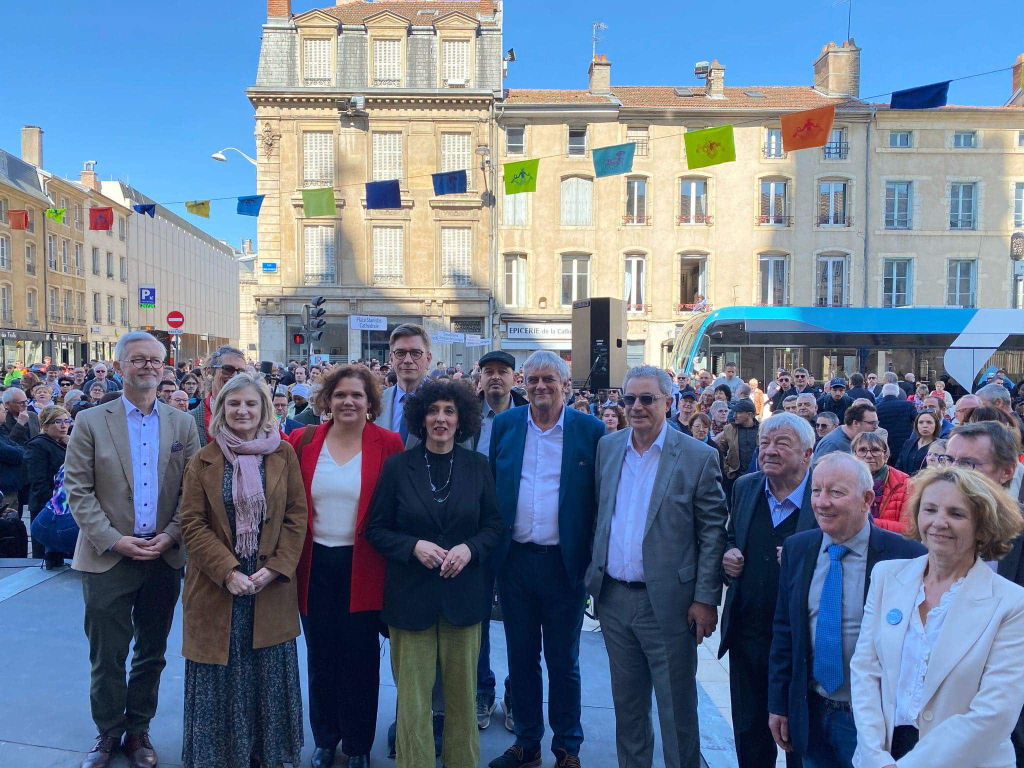 Une inauguration festive et populaire : le trolleybus électrique de ...